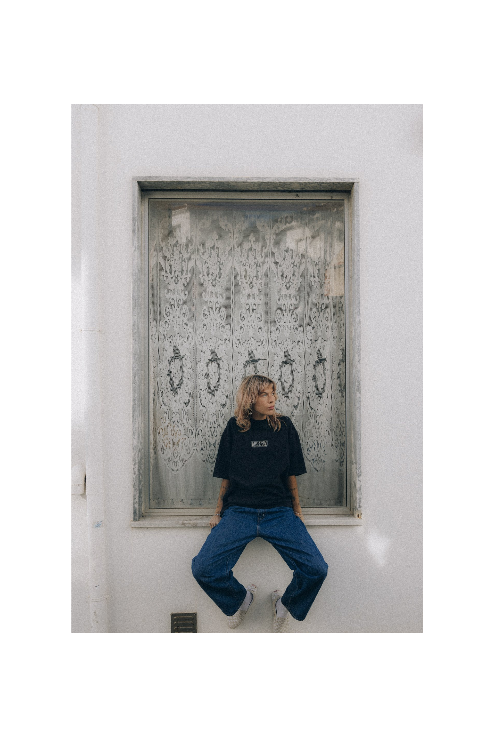 Wild Relax Tee - Acid Black | Surf Inc.